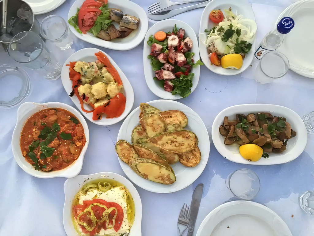 Greek food you must try - Destinationkos
